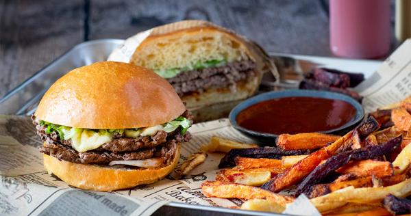 Smash burger de bœuf et frites de légumes | Recettes | La-Viande.fr